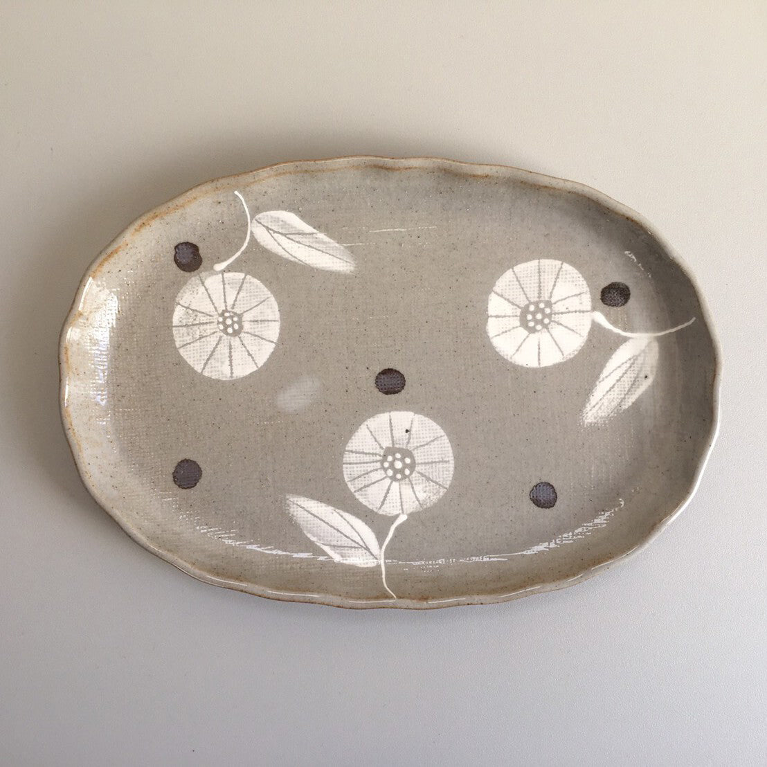 Seto Ware Single Flower Oval Plate 9.5" – Ema's Table