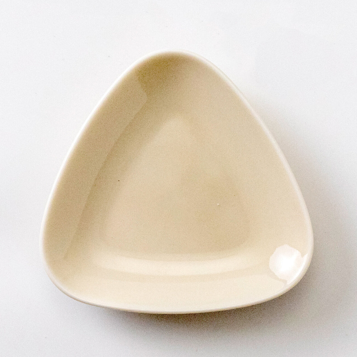 Chotto Triangle Rice Ball Mini Dish 3.5" – Ema's Table