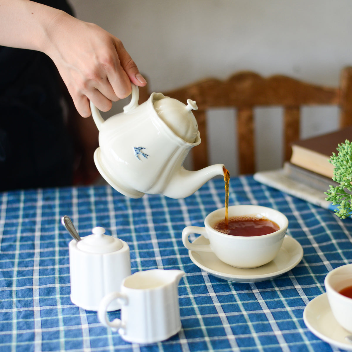 [2025 Autumn] Early Bird Teapot – Ema's Table