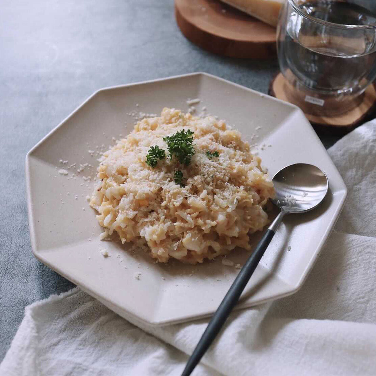 Arde Lightweight Octagon Plate (L) 8.5" – Ema's Table