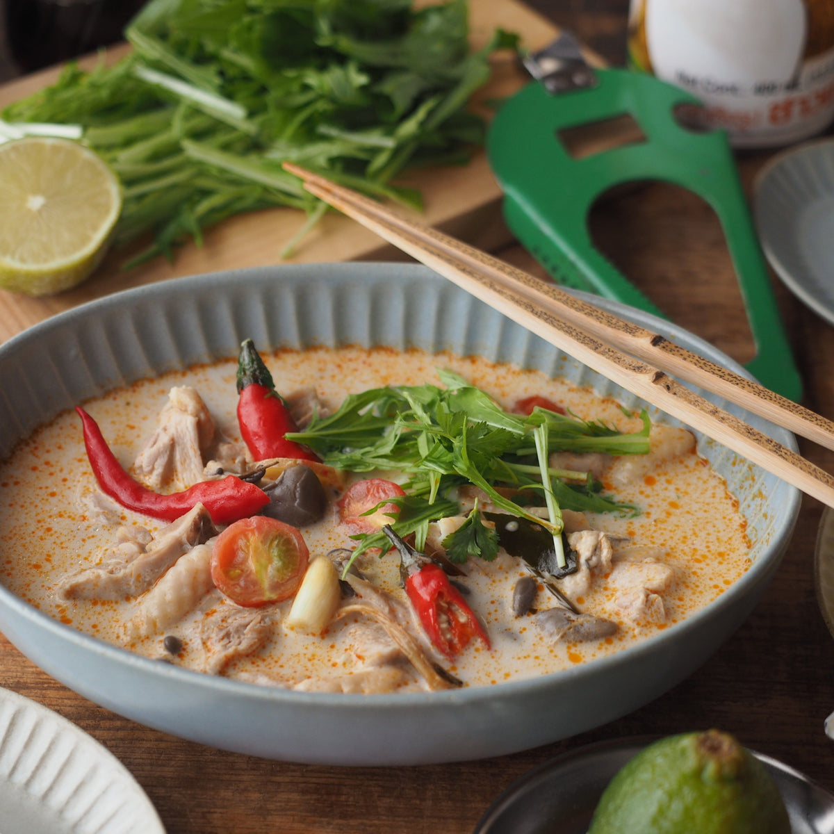 Fluttering Oval Deep Plate 9" – Ema's Table